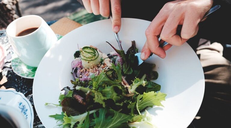 How Many Vegans Are In The US? 2024 Updated Numbers