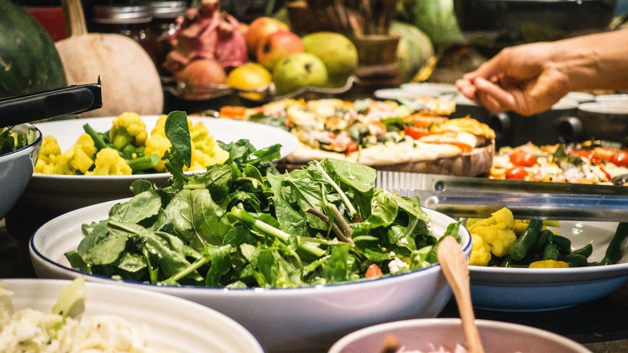 How Many Vegans Are In The World? Global Vegan Trends 2024