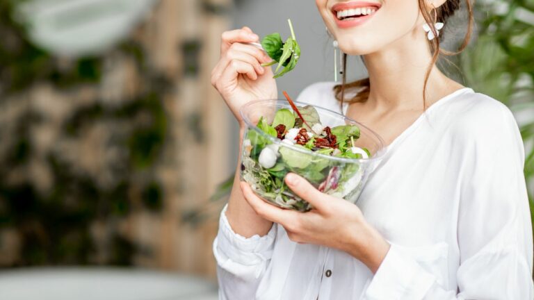 Vegetarian Statistics 2025: Facts, Trends & Market Data